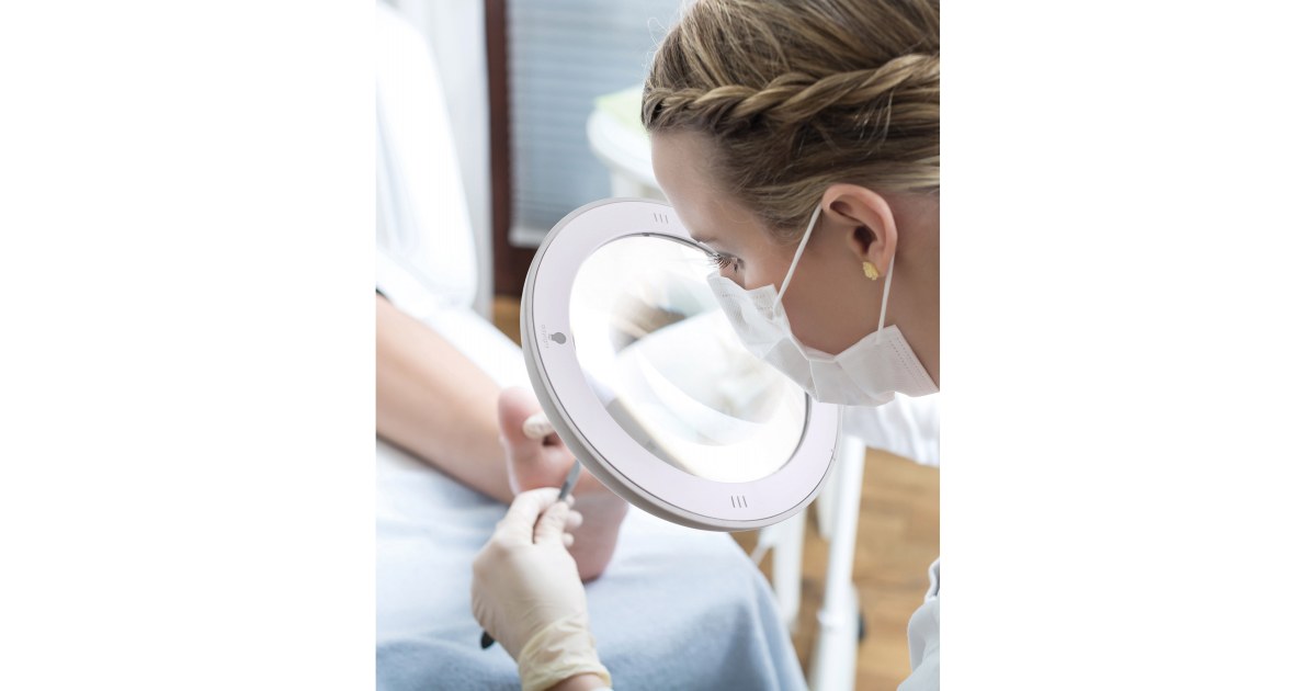 OMEGA 7 E25130 Magnifier LED Lamp | Δίγκας Γ. Ιατρικά